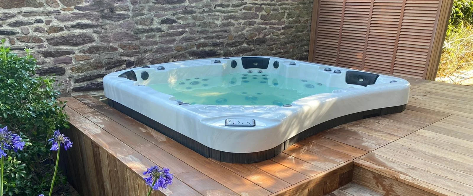 Pool & Hot Tub Outlet